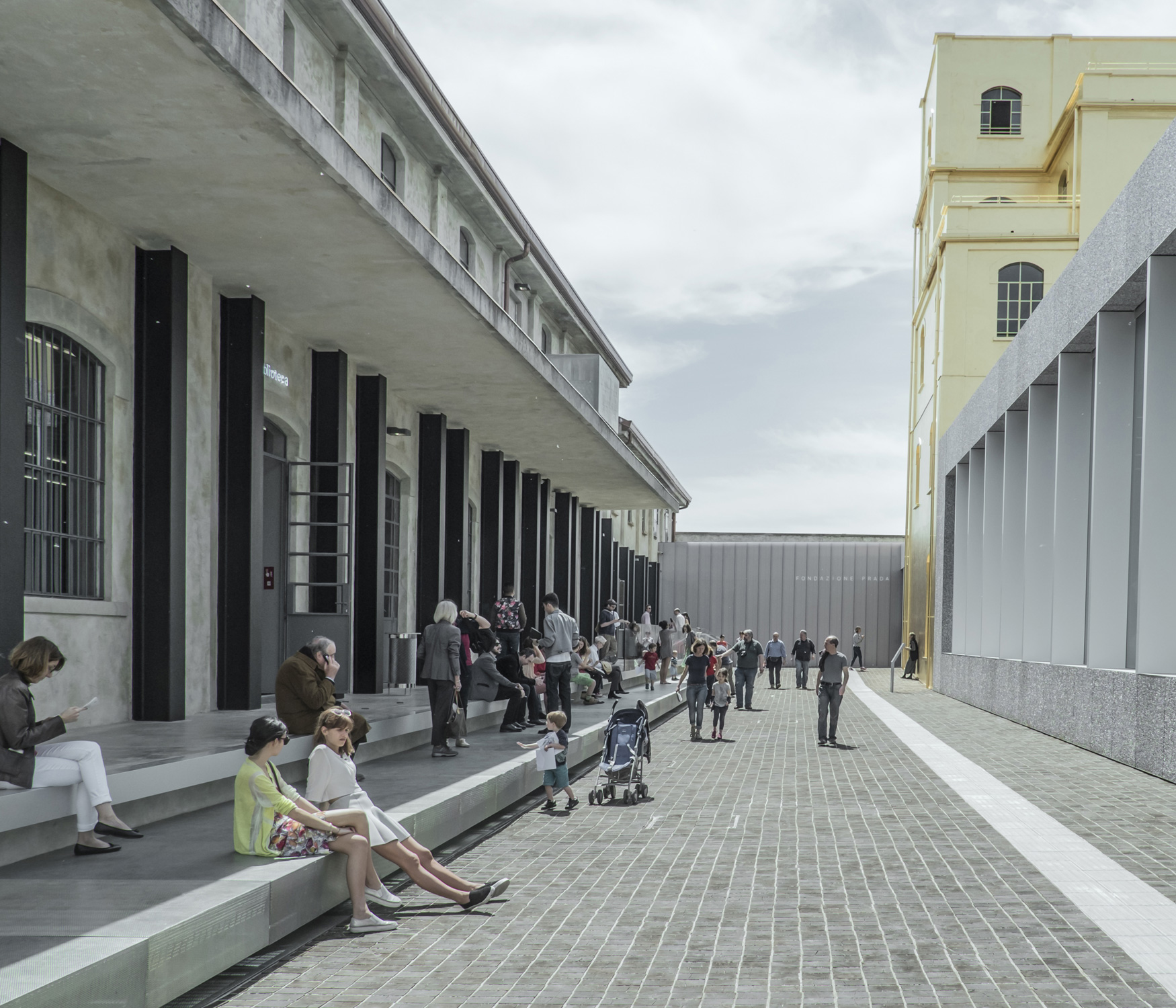 The Prada Foundation in Milaan: de vloer met wolken-effect - Ideal Work
