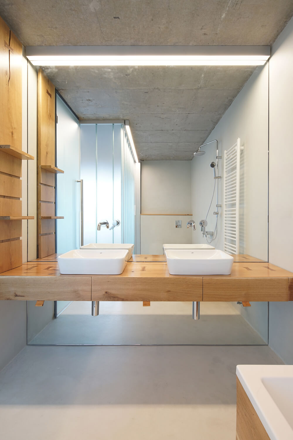 Microcement in de badkamer | Ideal Work - Vloer- en wandbekleding